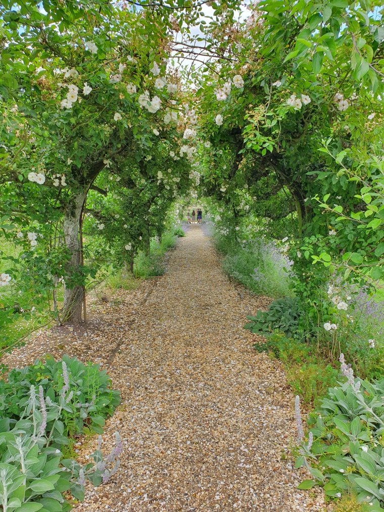 English secret garden – Charis White Interiors